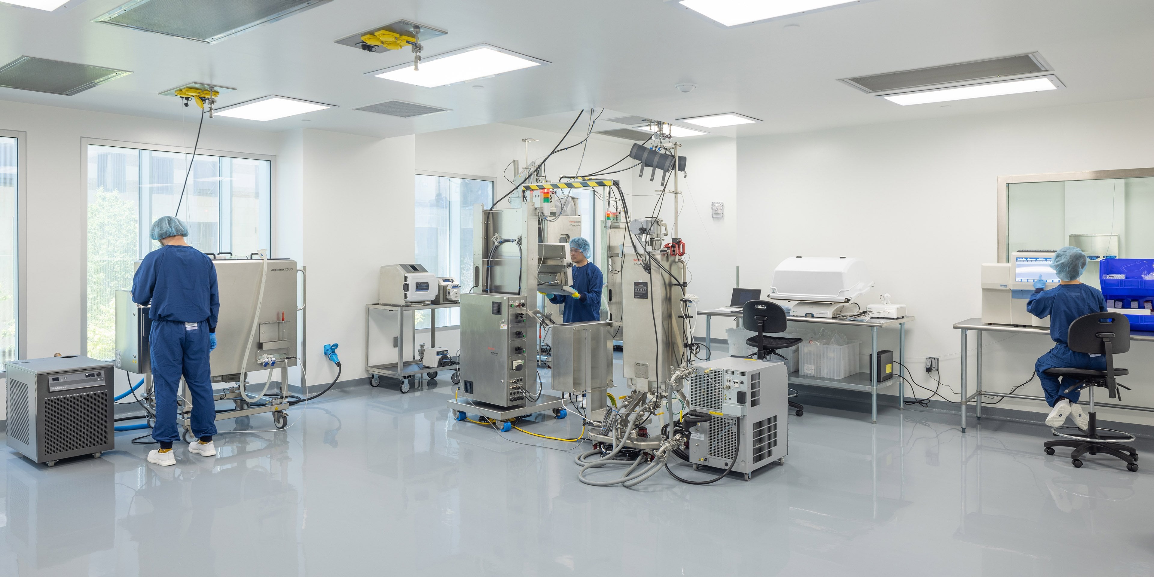 CDMO embraces ballroom design using closed processing | CRB
